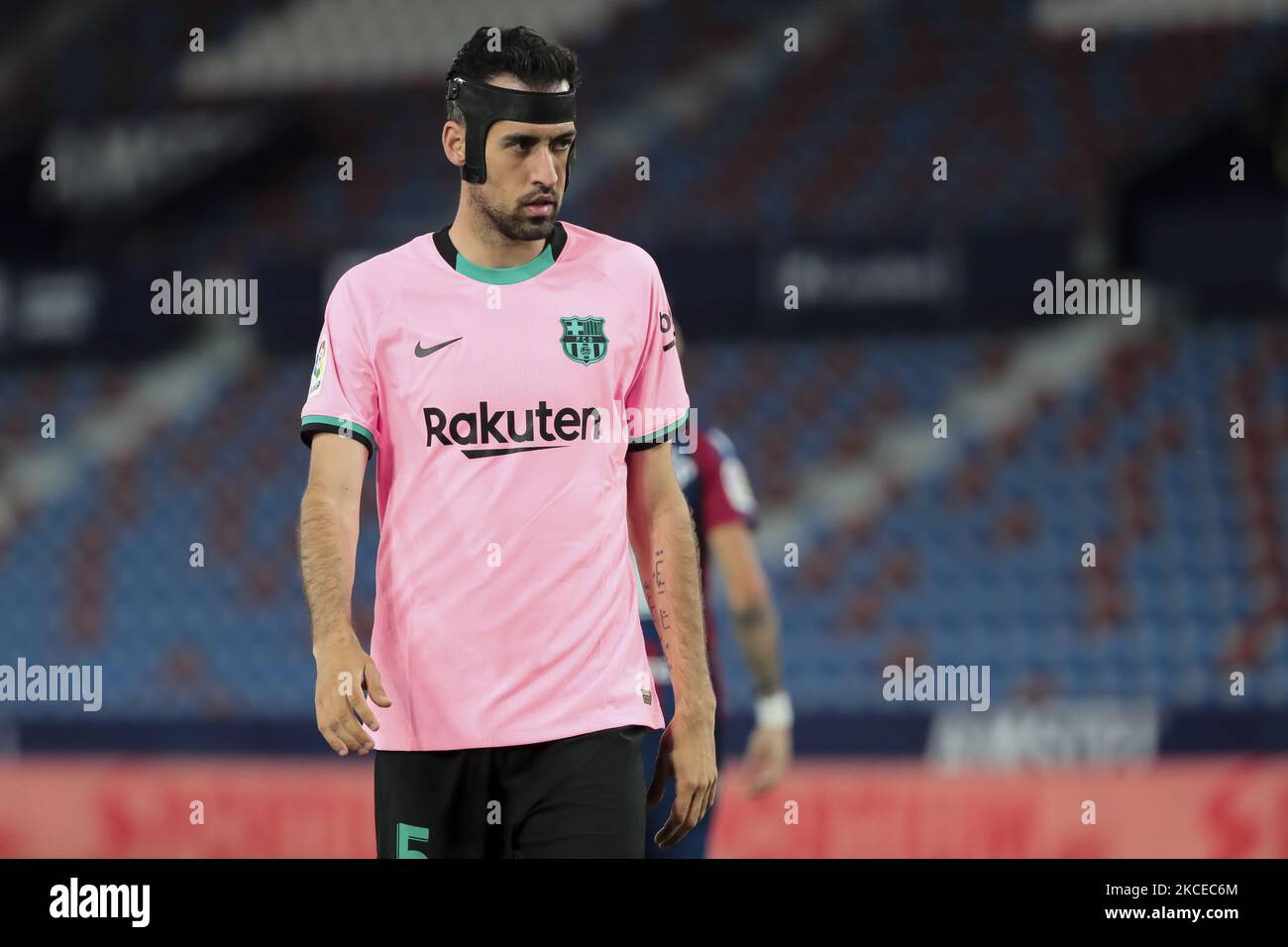 Fc barcelonas midfielder sergio busquets hi-res stock photography and ...