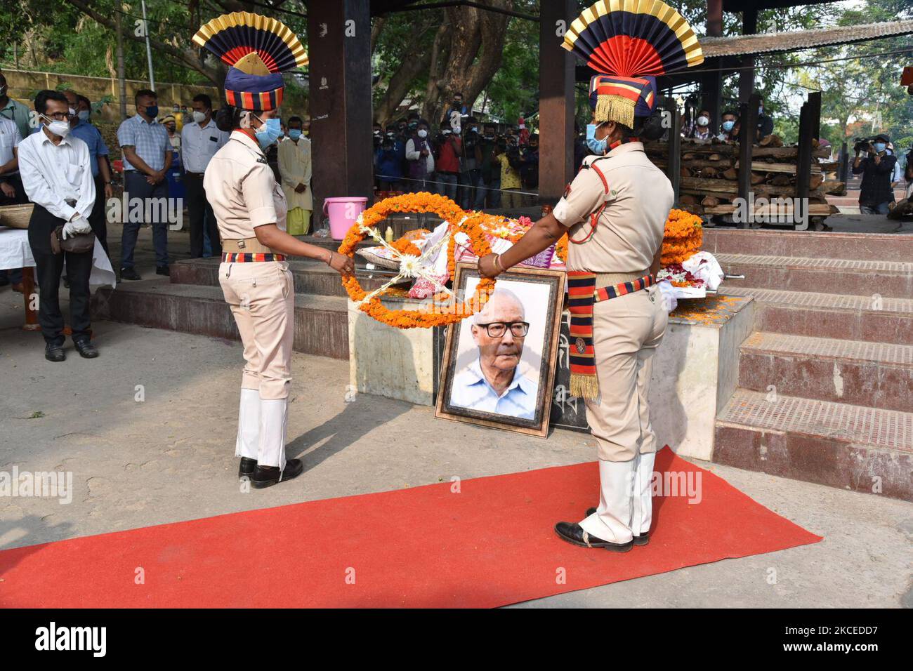 Police giving the Guard of Honour to to eminent littreteur Homen ...