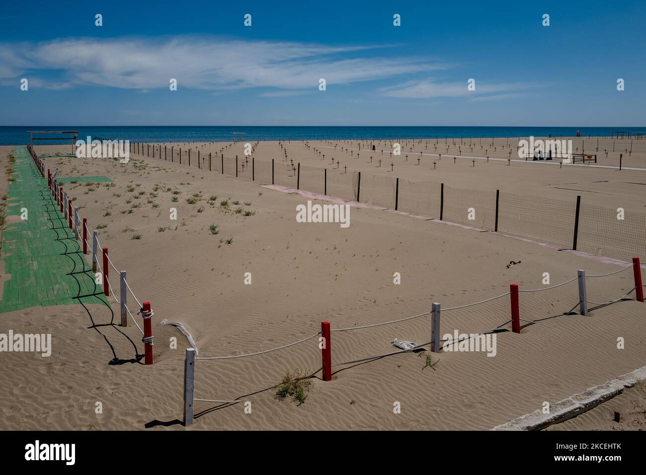 Free beaches cleaned up and delimited by a net in Margherita di Savoia ...