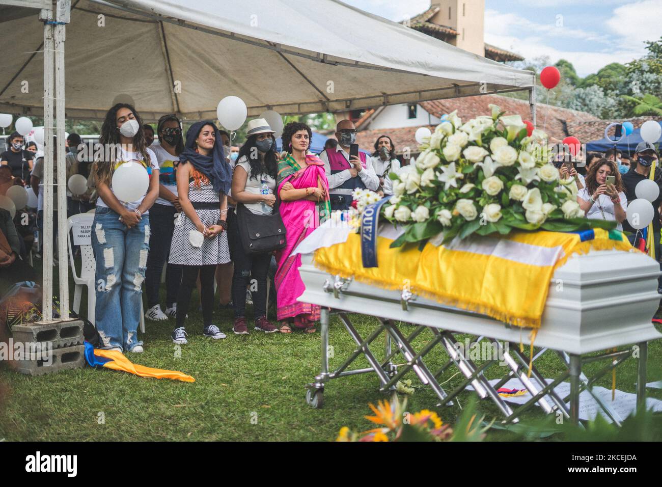 People take part at funeral memory ceremony to colombian student ...