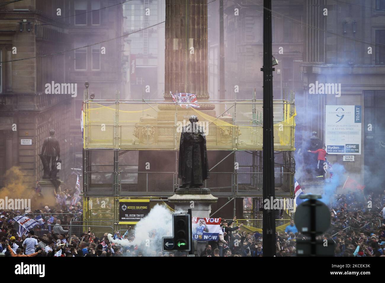 Rangers fans george square hi-res stock photography and images - Alamy