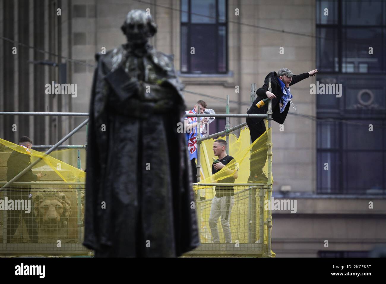 Rangers fans george square hi-res stock photography and images - Alamy