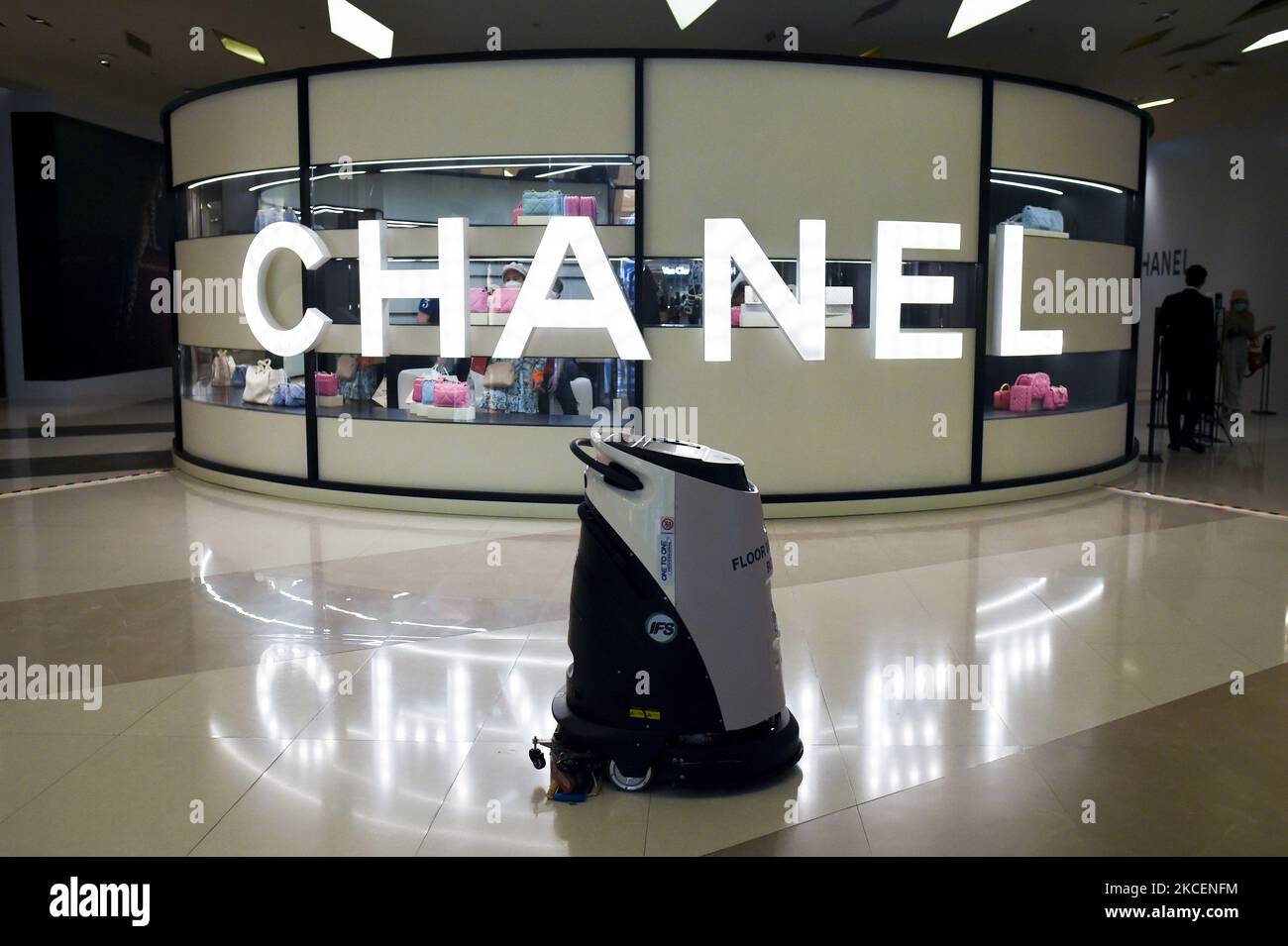 Cleaning robot thailand hi-res stock photography and images - Alamy