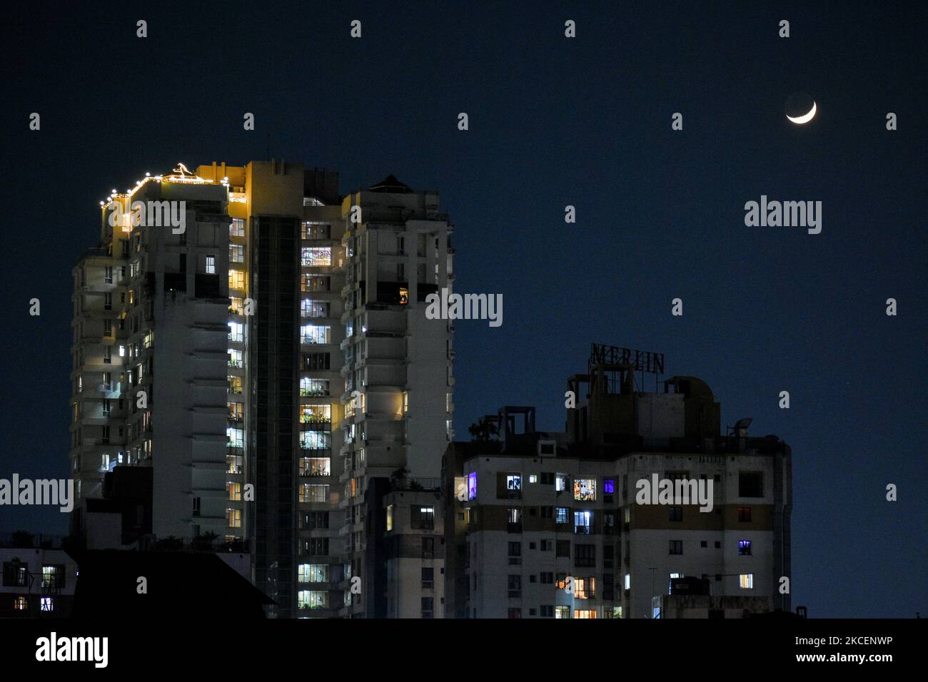 Lit high rise residential complex hi-res stock photography and images ...