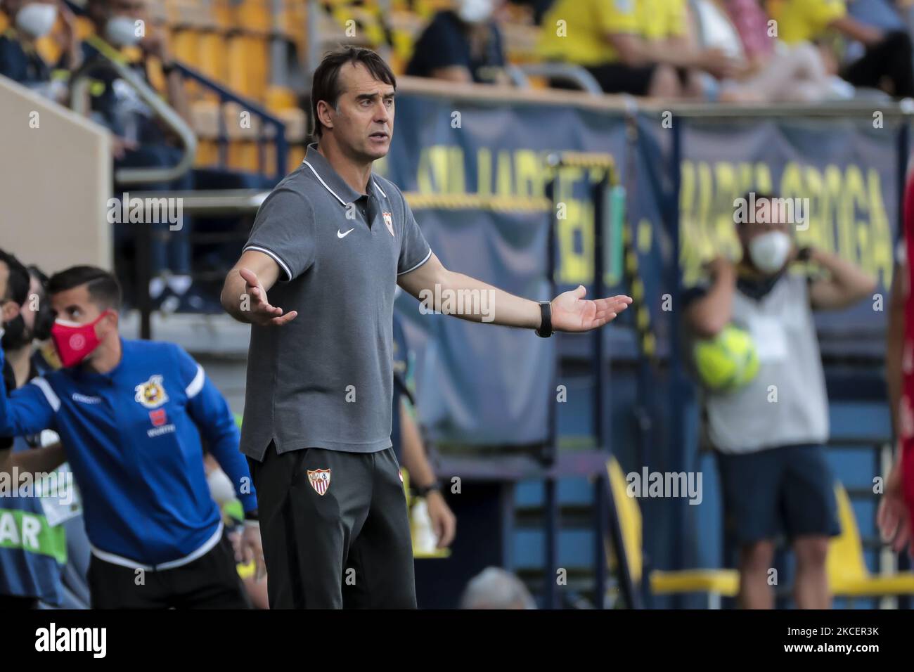 Sevilla fc manager julen lopetegui hi-res stock photography and images ...
