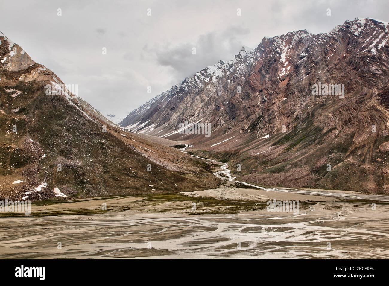 Magnificently sculpted peaks of the Himalayas along the Panzila pass ...