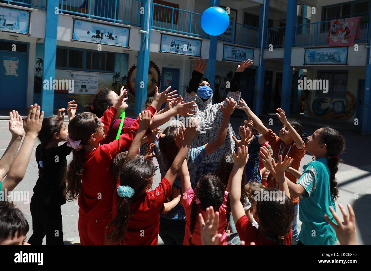 School children palestine military hi-res stock photography and images ...
