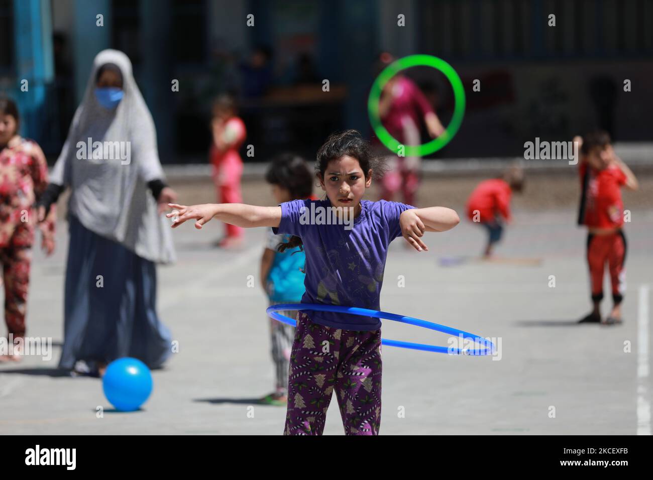 Palestinian children in school hi-res stock photography and images - Alamy