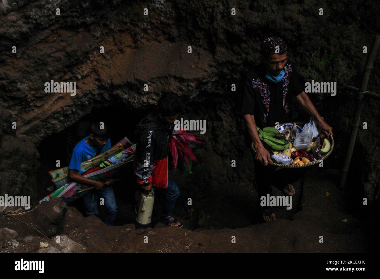 Procession puhun pusaka karatuan hi-res stock photography and images ...