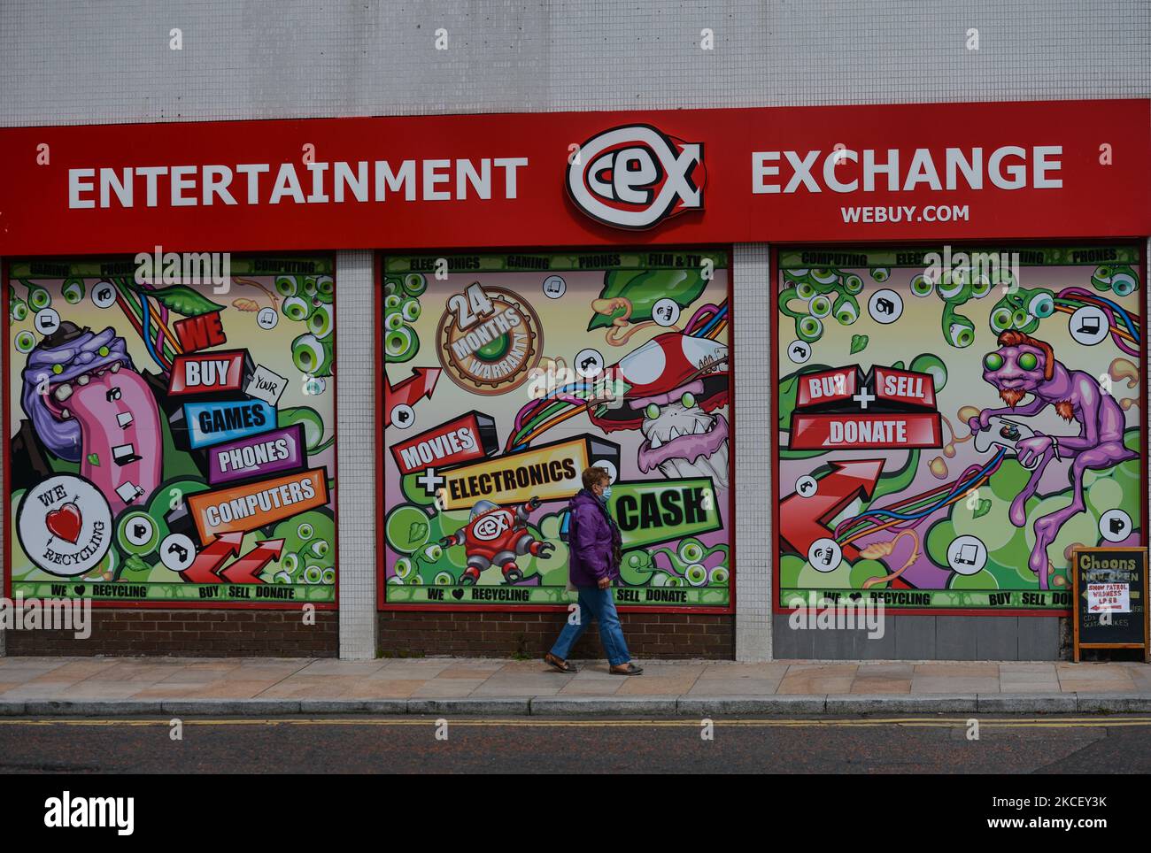 Human technology logo hi-res stock photography and images - Alamy