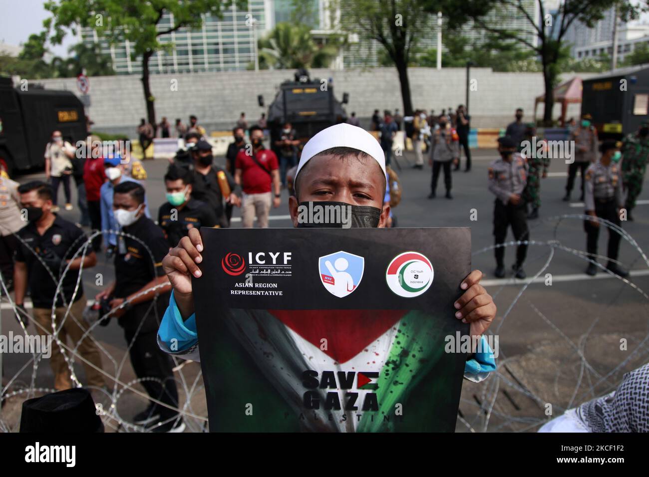 Hundreds of pro-Palestinian staged a demonstration against Israeli ...