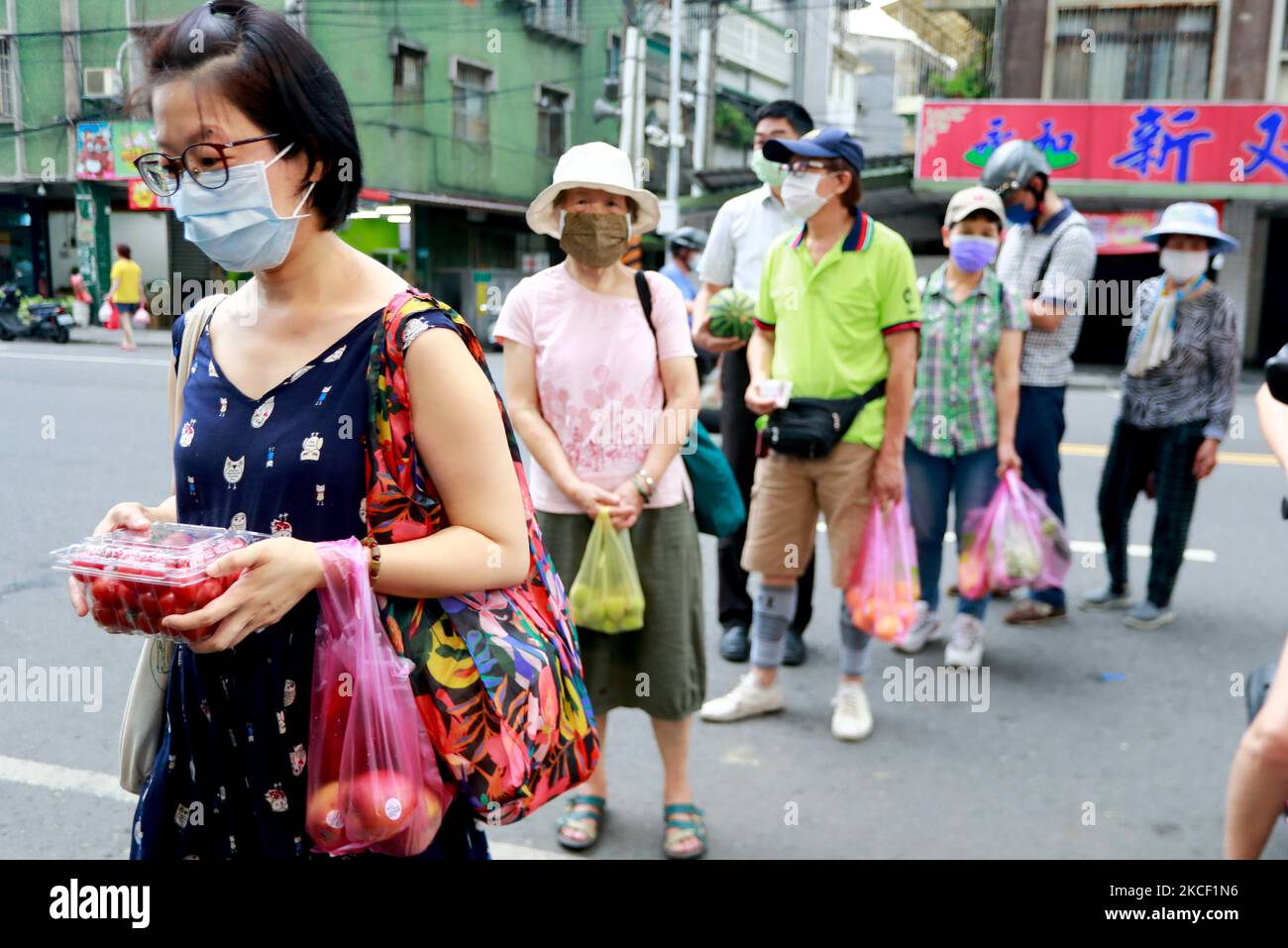 Essential businesses operation hi-res stock photography and images - Alamy
