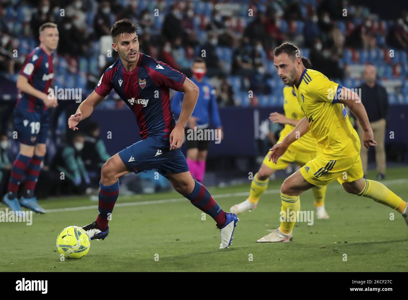 Levantes defender rober pier hi-res stock photography and images - Alamy