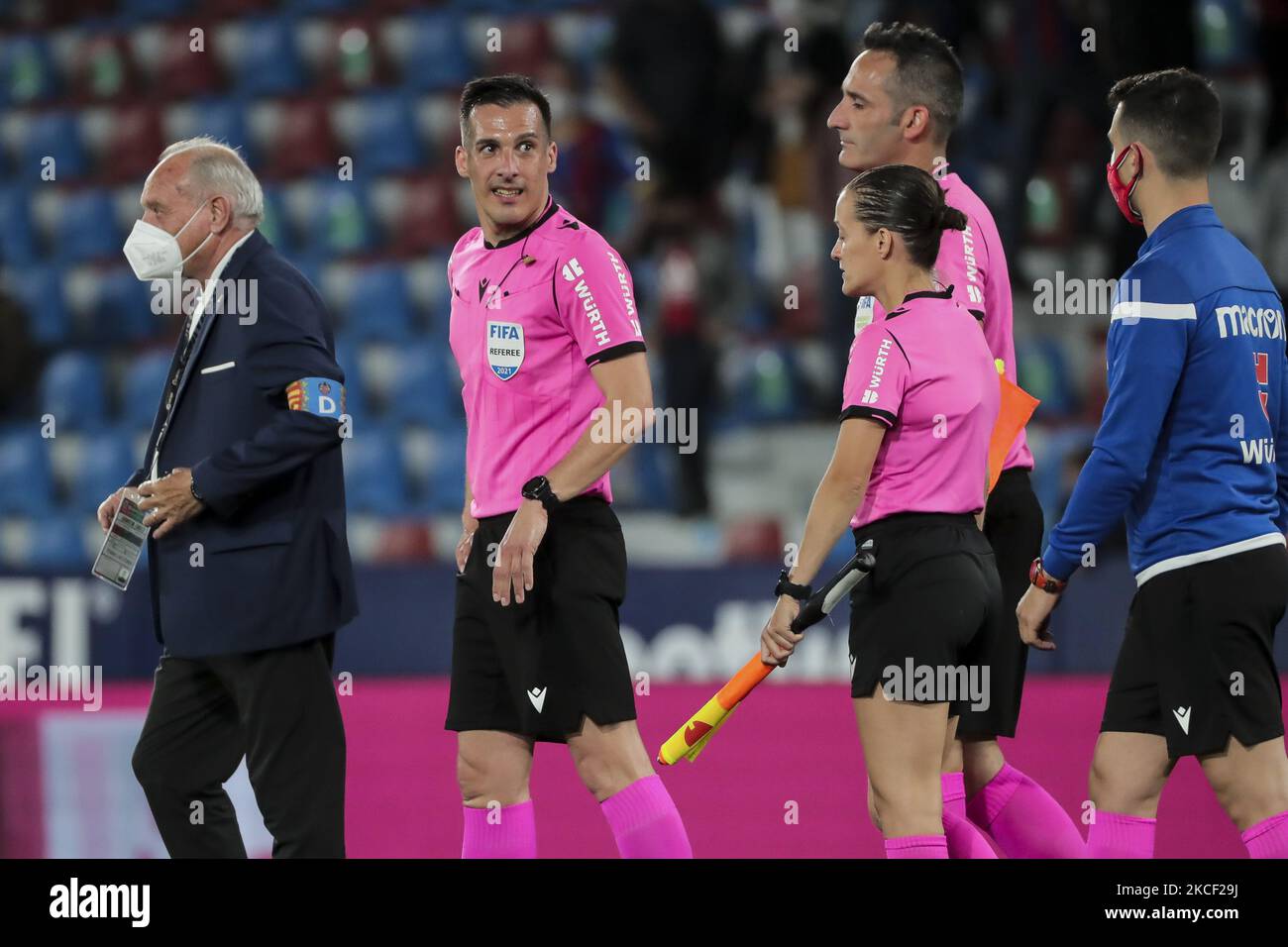 Xavier estrada fernandez referee hi-res stock photography and images ...
