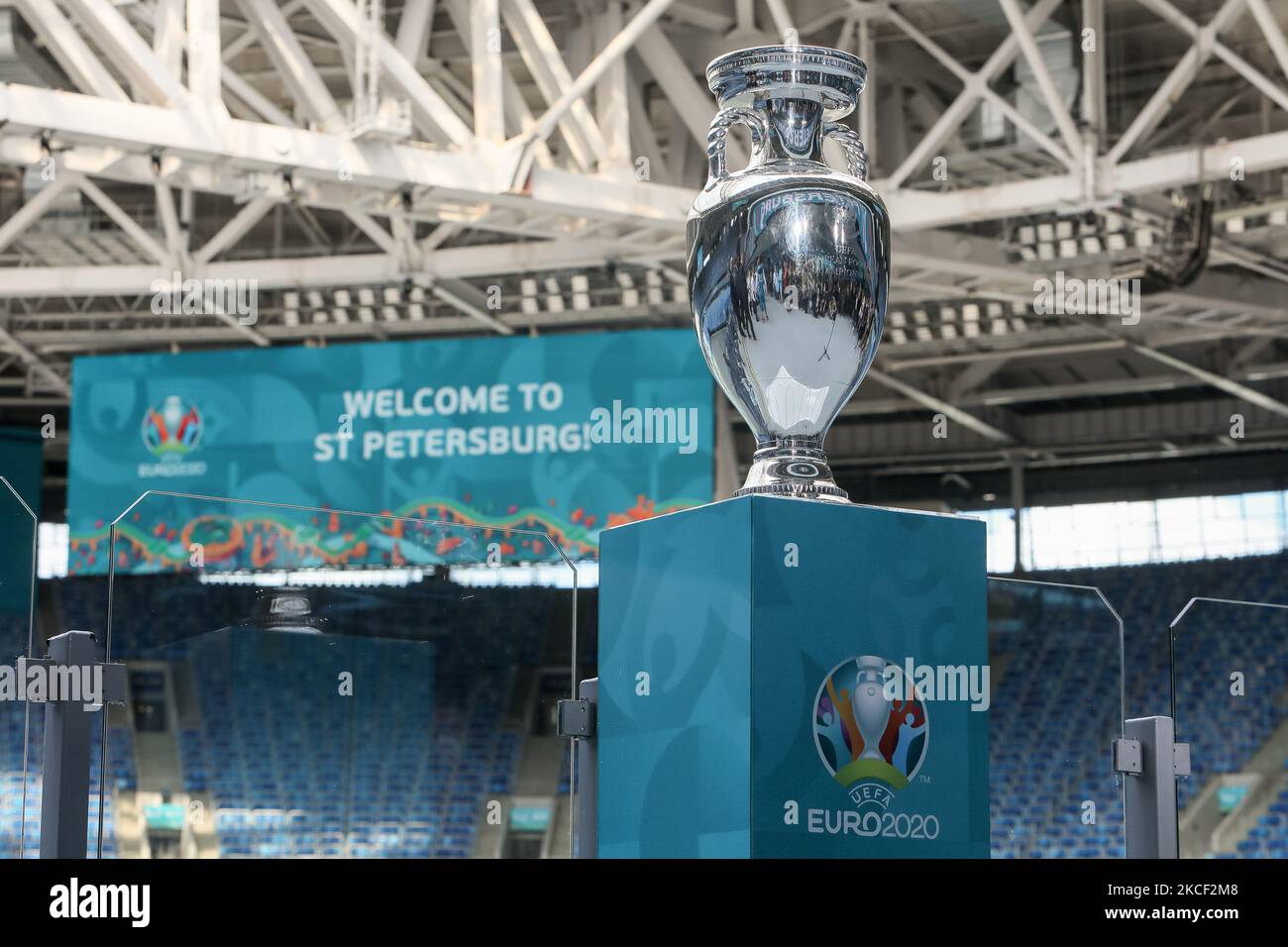 Uefa henri delaunay trophy hi-res stock photography and images - Alamy