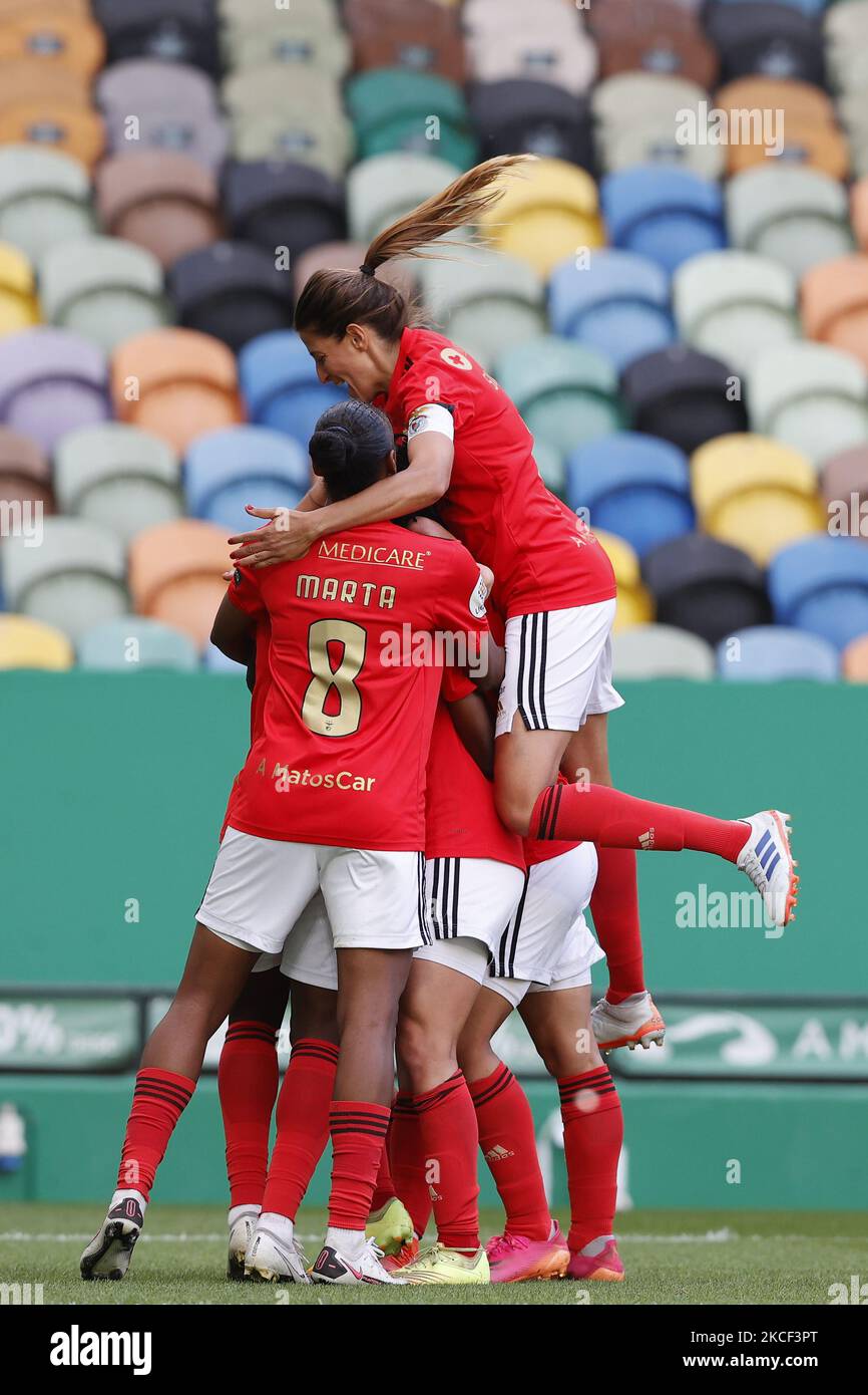 Cloé Lacasse and teammates celebrate during the game for Liga BPI ...