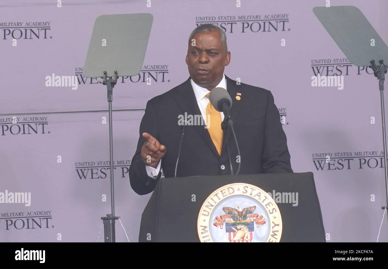 U.S. Defense Secretary Lloyd Austin spoke to about 1,000 West Point ...