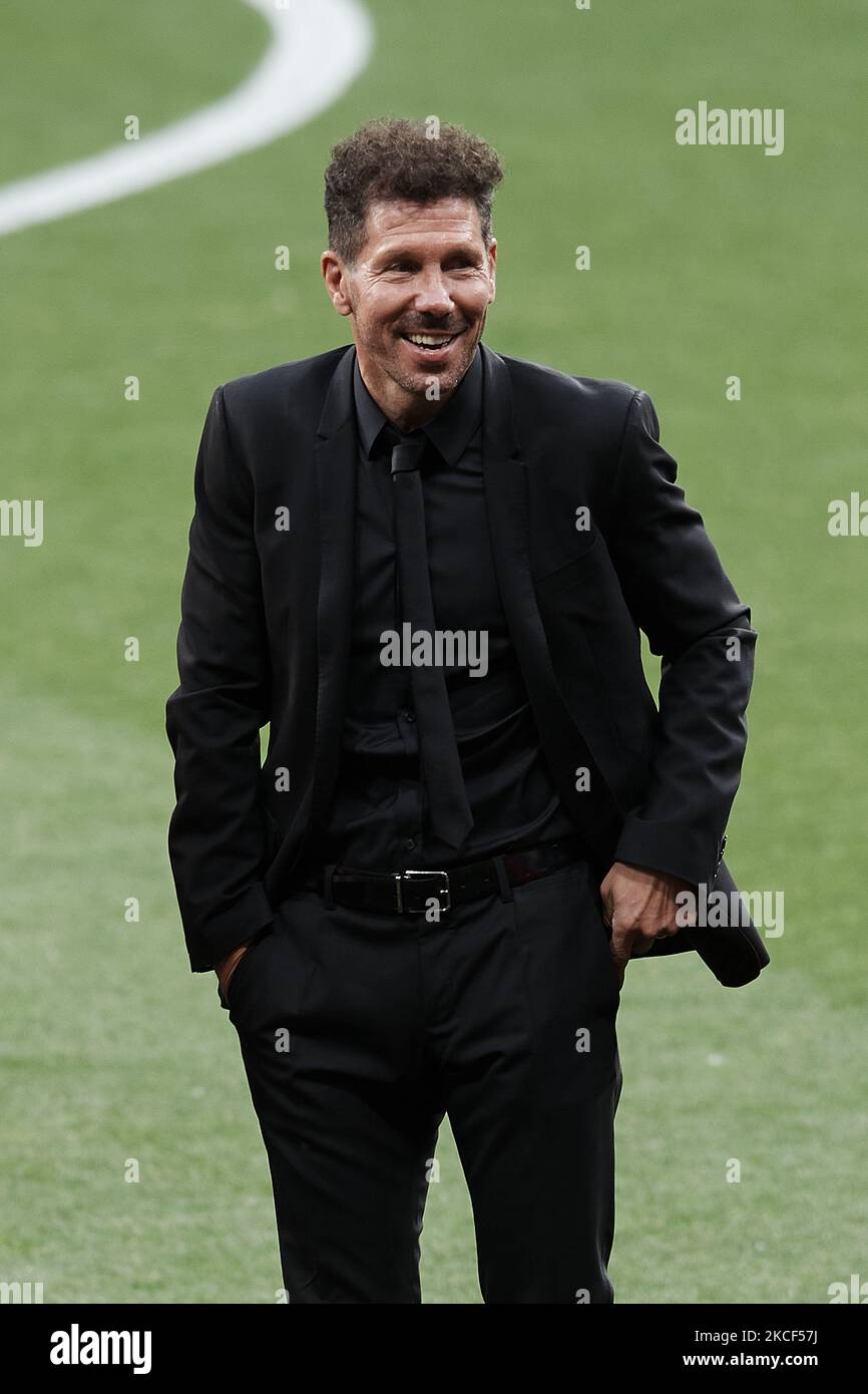 Diego simeone la liga trophy hi-res stock photography and images - Alamy
