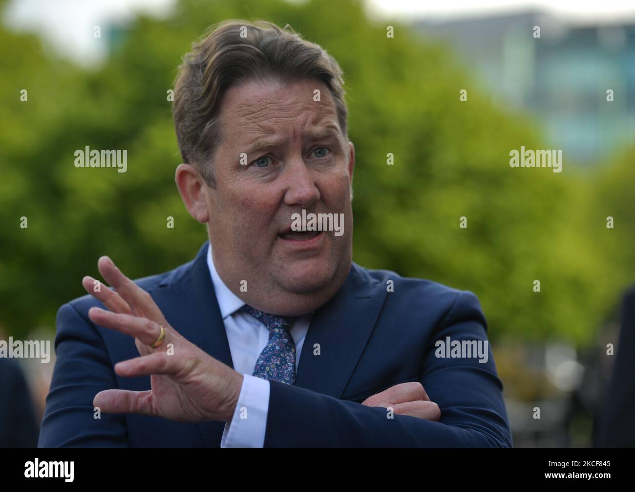 Negative impact of social media hi-res stock photography and images - Alamy