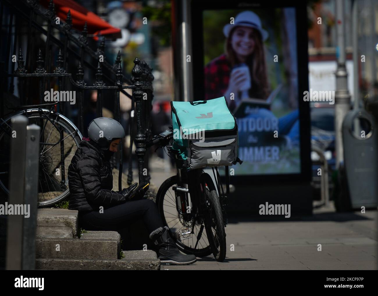 Deliveroo currier hi-res stock photography and images - Alamy