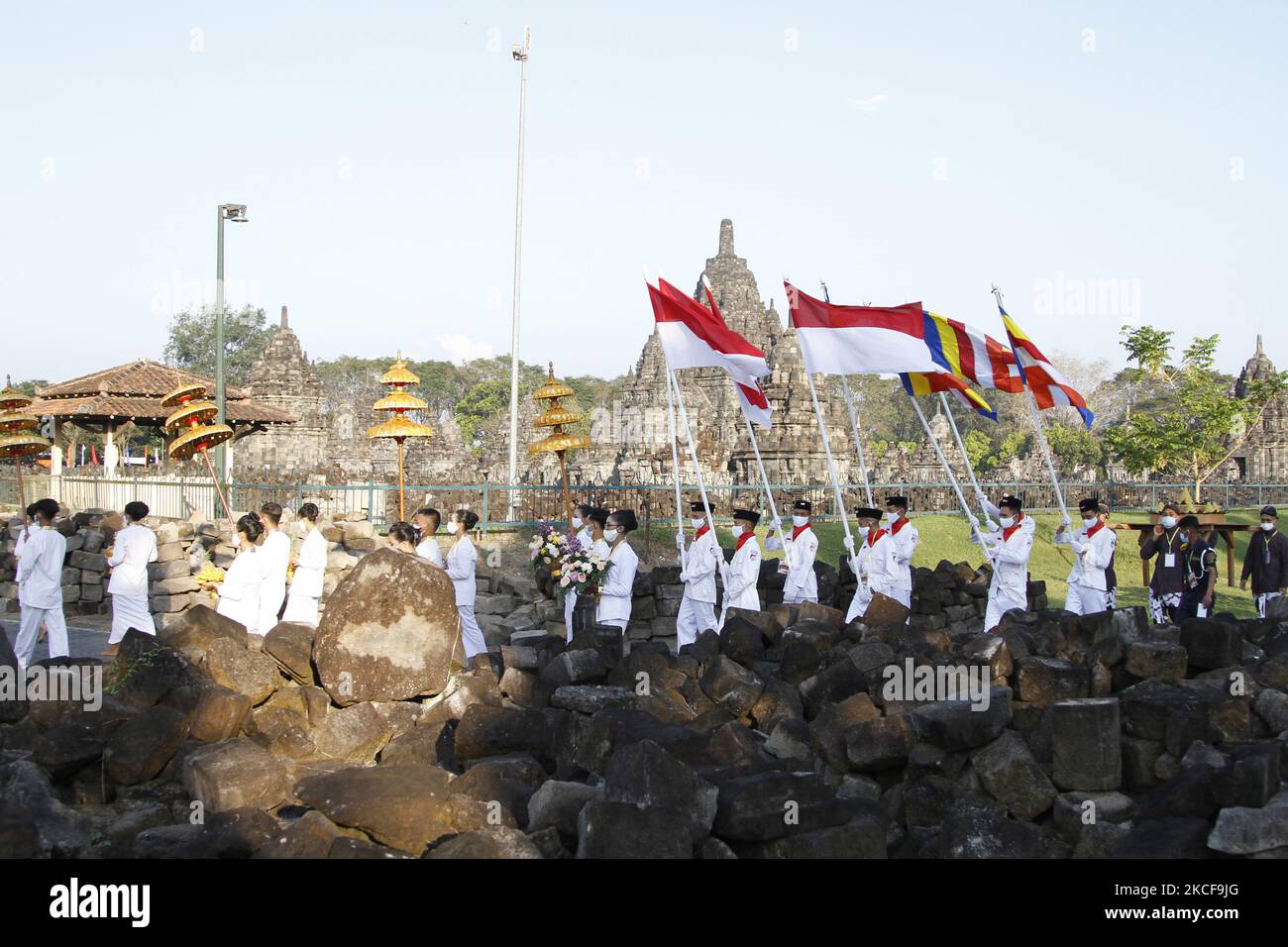 Tri holy vesak day celebration hi-res stock photography and images - Alamy