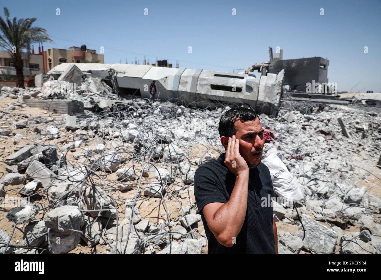 Destroyed mosque hi-res stock photography and images - Alamy