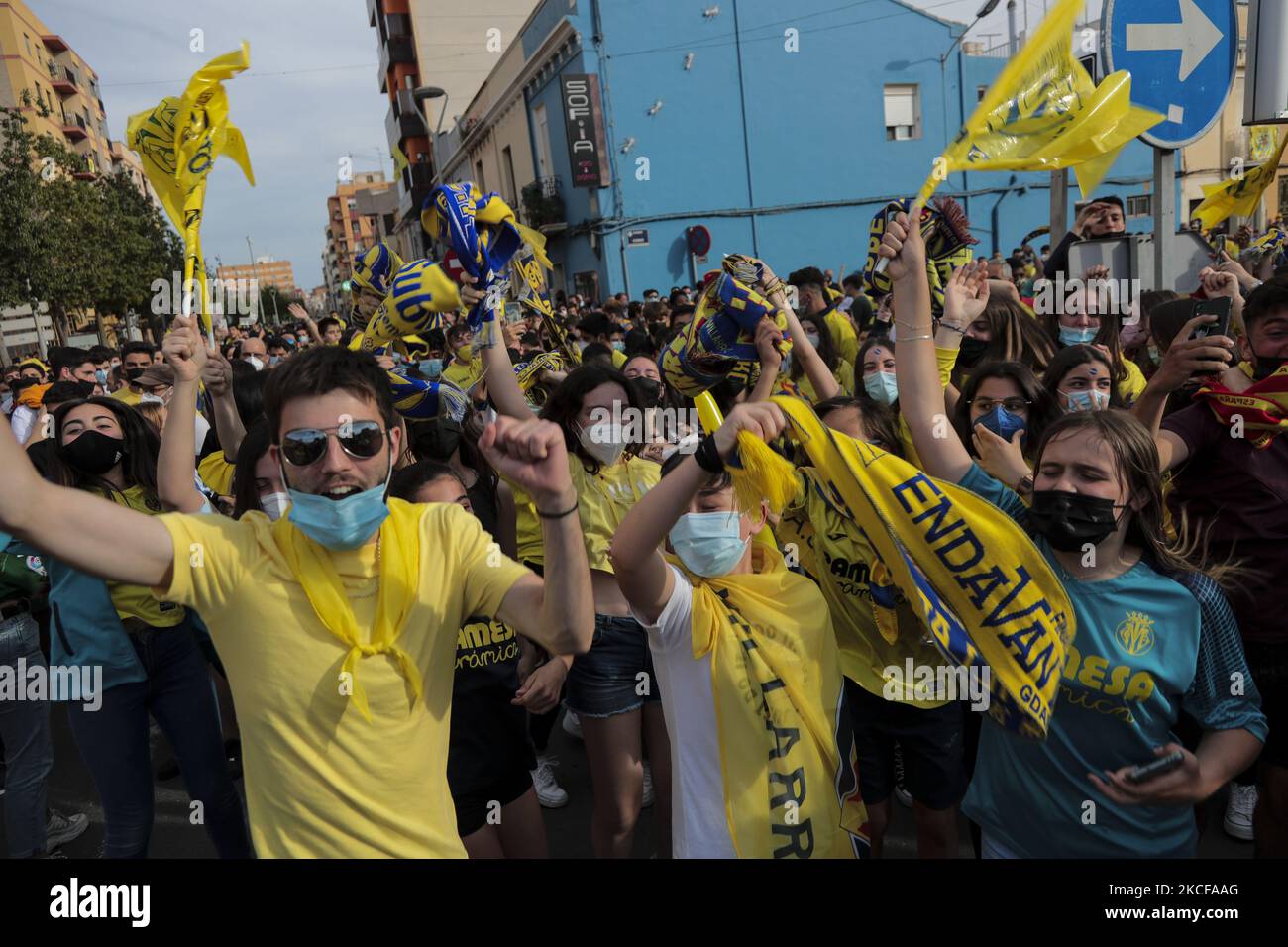 Uefa europa league trophy bus parade hi-res stock photography and ...