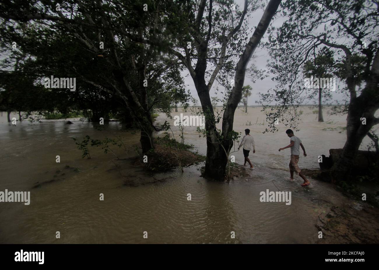 Cyclone relief shelter hi-res stock photography and images - Alamy