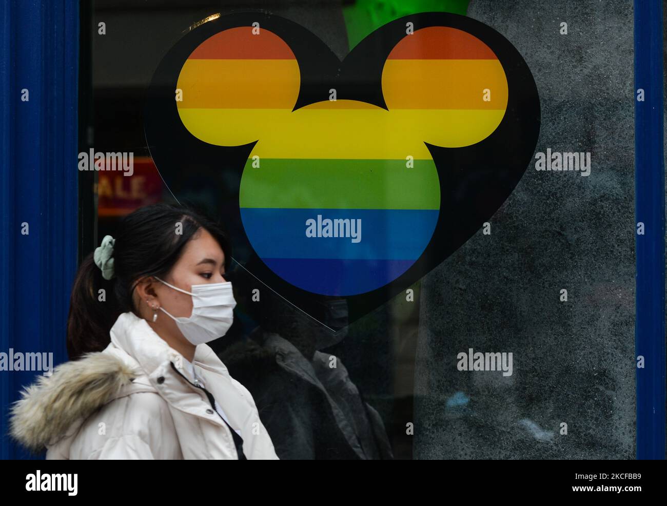 Rainbow mickey mouse icon hi-res stock photography and images - Alamy