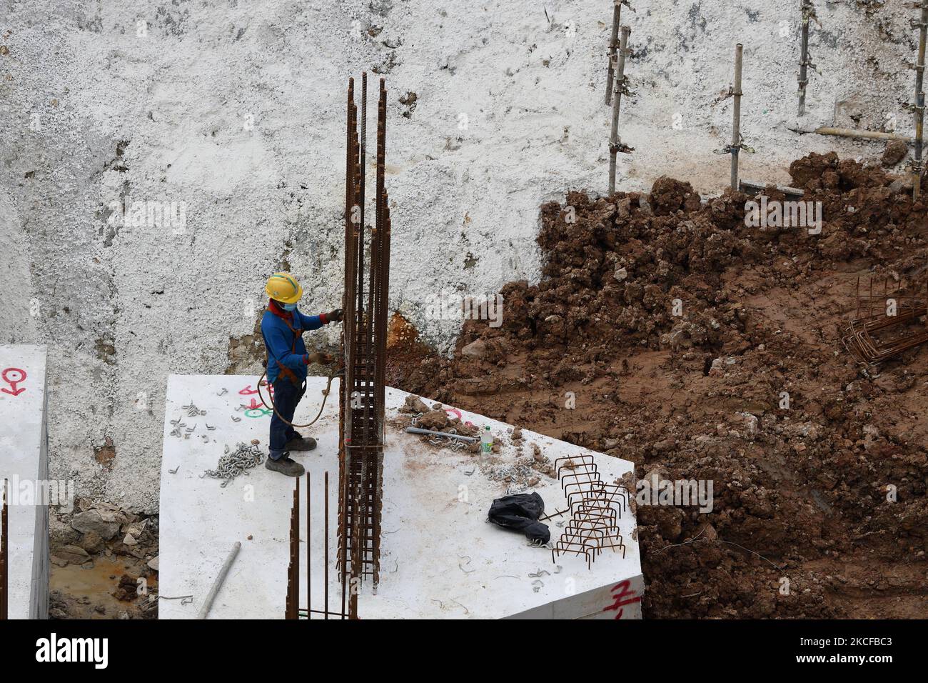 Manpower crunch hi-res stock photography and images - Alamy