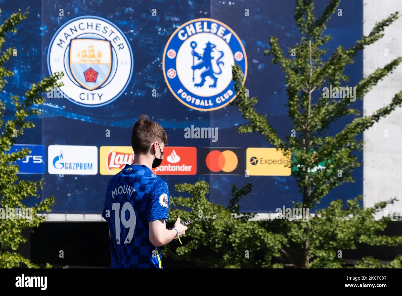 Chelsea champions league final portugal hi-res stock photography and ...