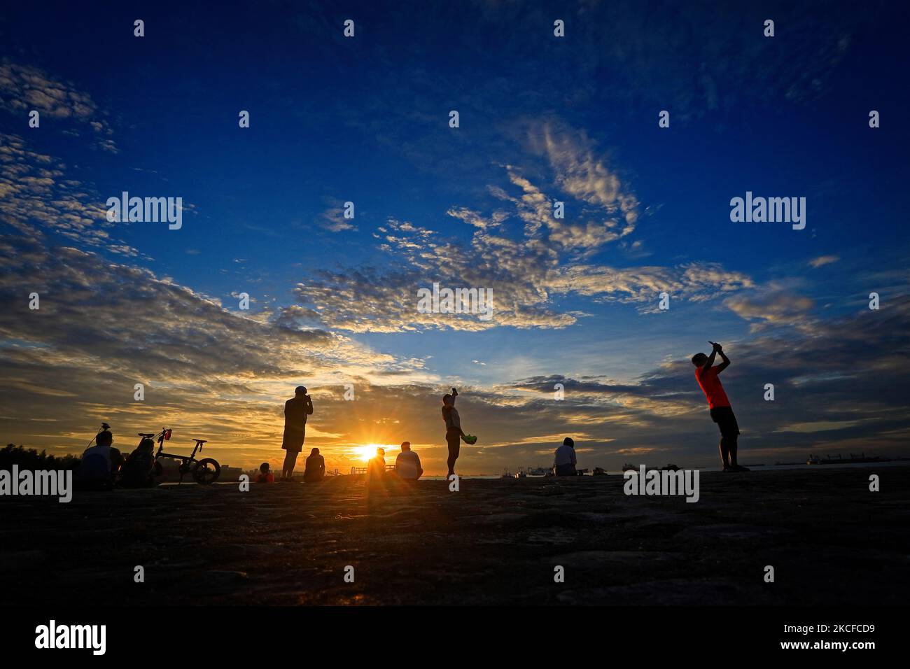 Heightened curb hi-res stock photography and images - Alamy