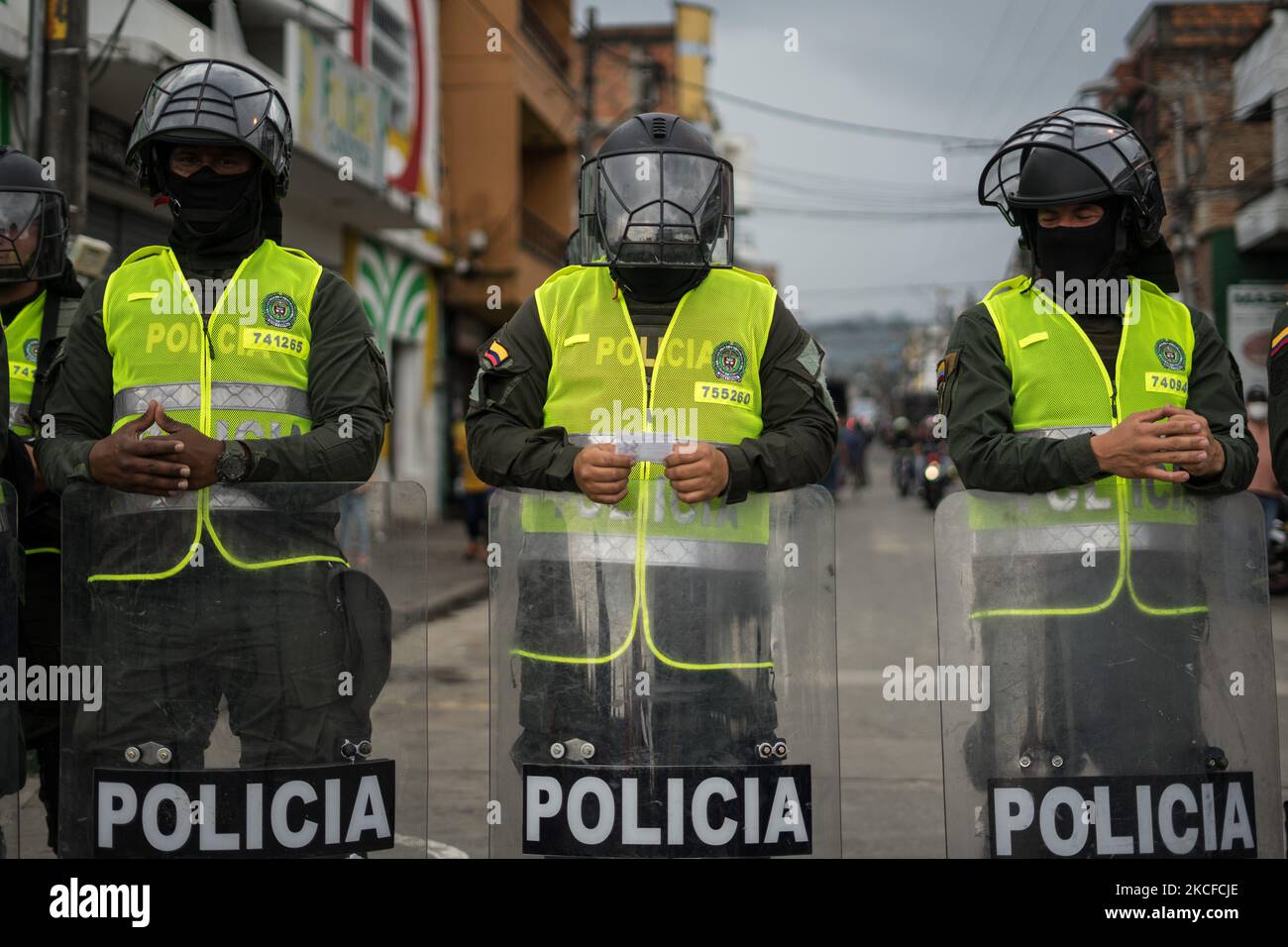 Members of colombian national police hi-res stock photography and ...