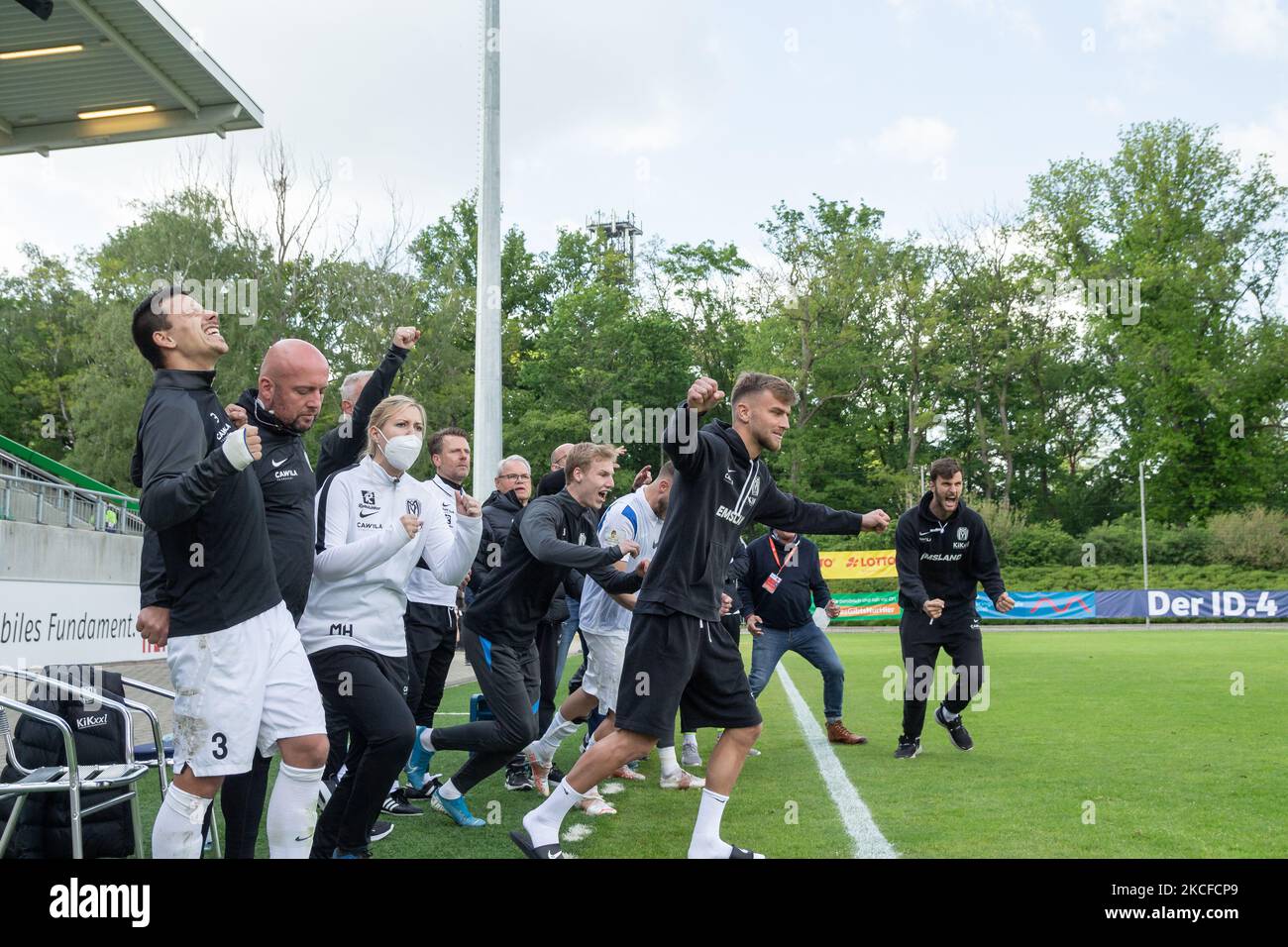 Reserve players of sv meppen celebration hi-res stock photography and ...