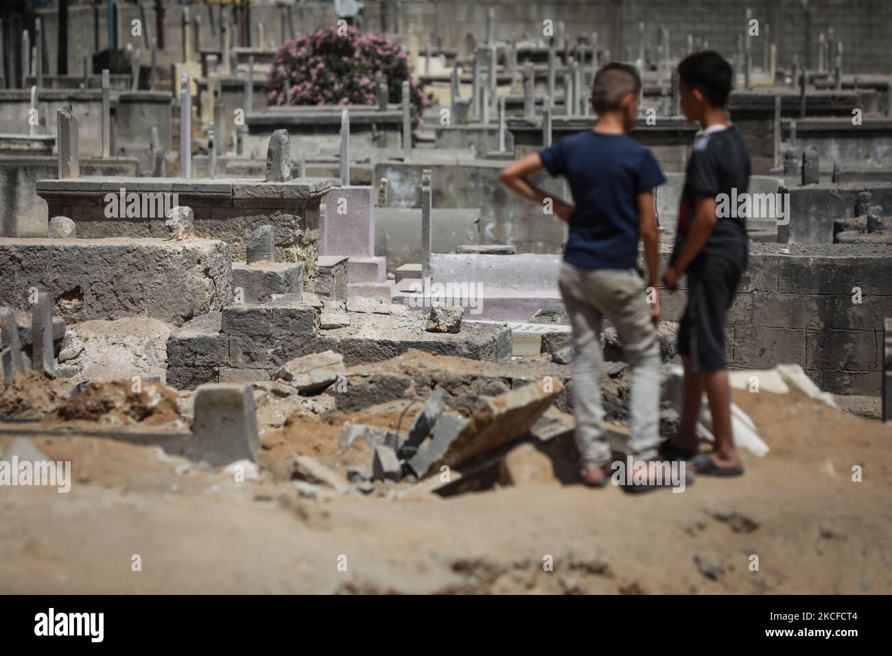 Old shujaiya cemetery hi-res stock photography and images - Alamy