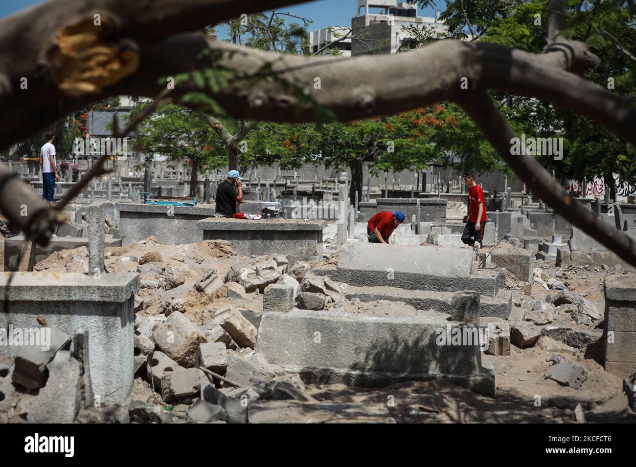 Old shujaiya cemetery hi-res stock photography and images - Alamy