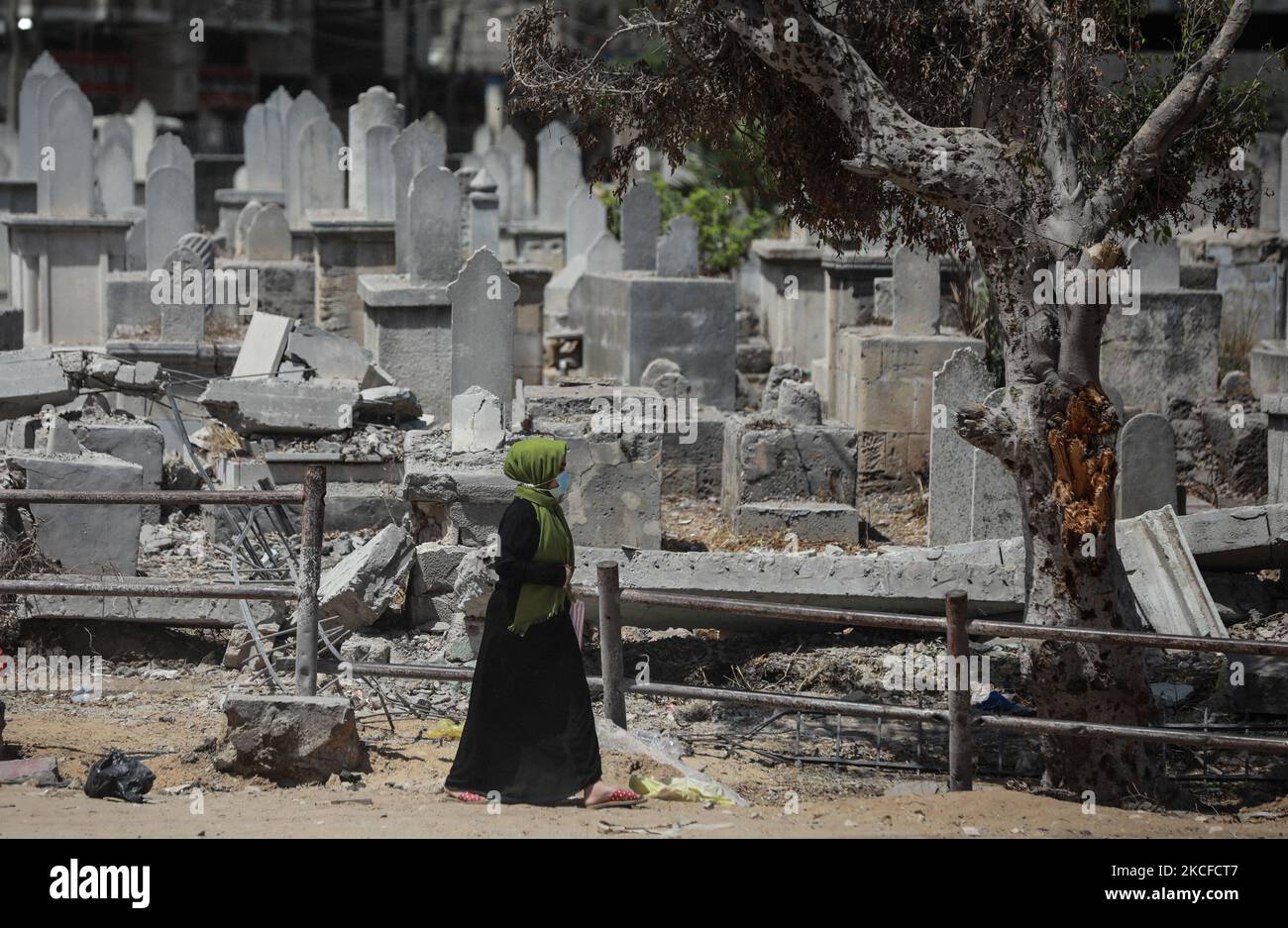 Old shujaiya cemetery hi-res stock photography and images - Alamy