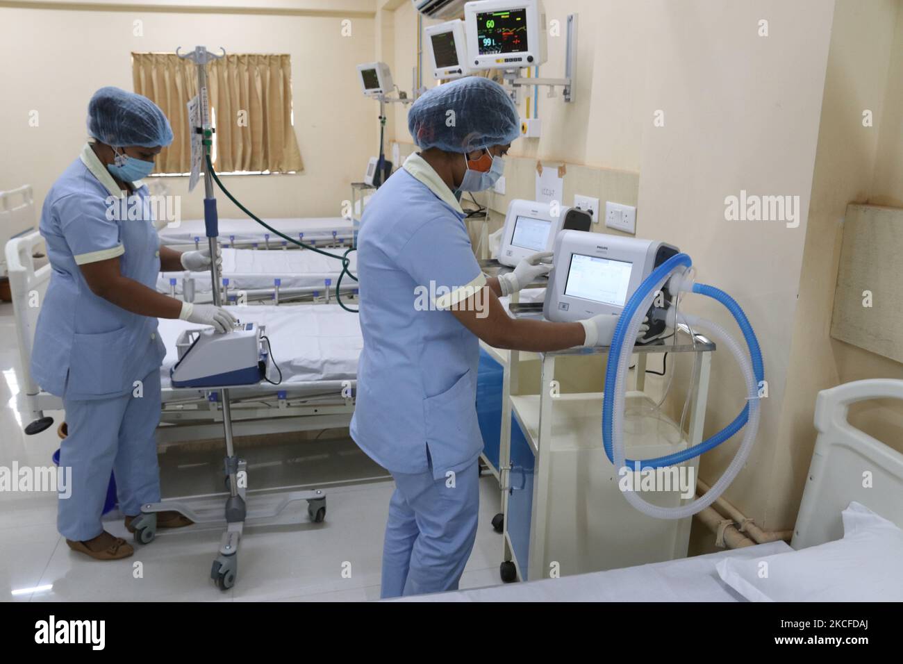 Hospital nurs hi-res stock photography and images - Alamy