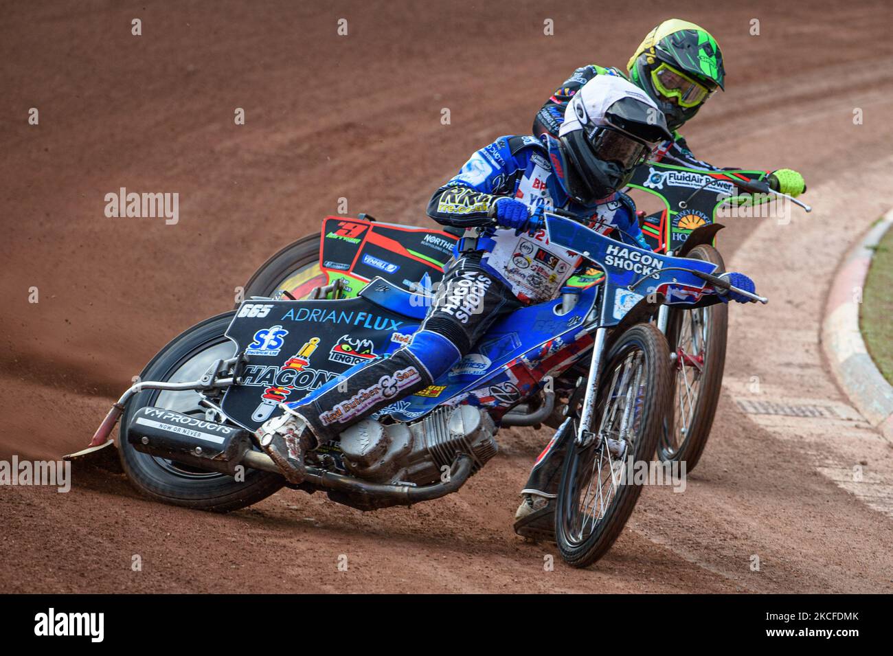 Jody Scott (White) leads Luke Harrison (Yellow) during the British ...