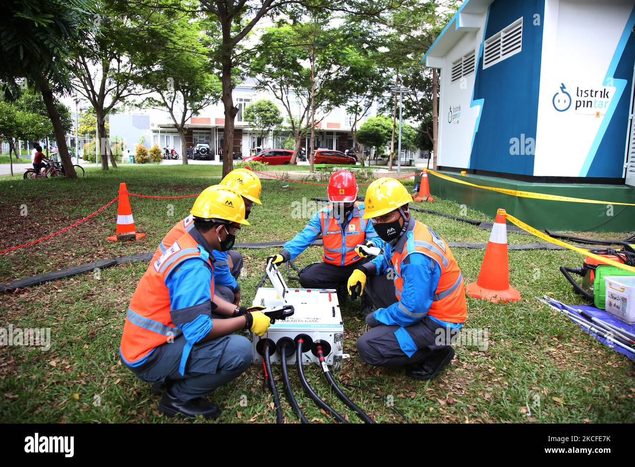 Mobile substation units hi-res stock photography and images - Alamy