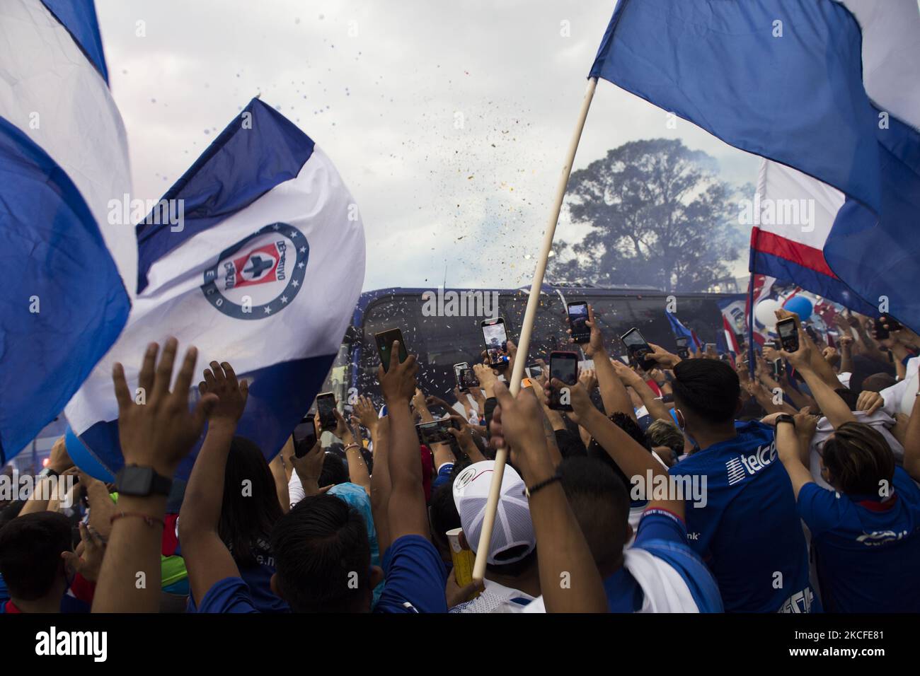 Cruz azul team hi-res stock photography and images - Alamy