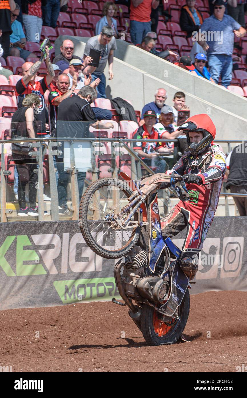 Brady Kurtz celebrates with a wheelie during the SGB Premiership match ...