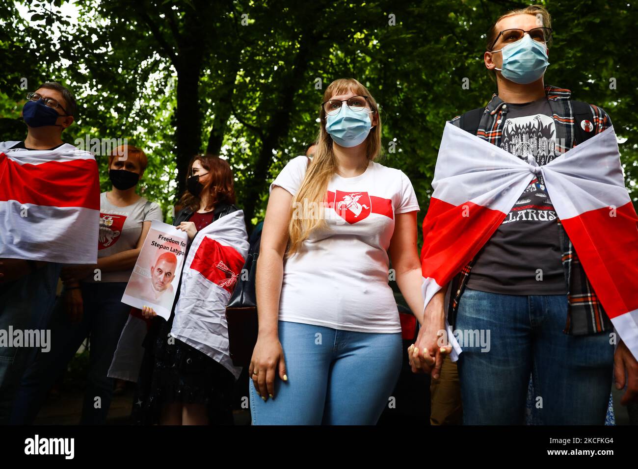 People attend Scream For Belarus protest during Toast For Freedom ...