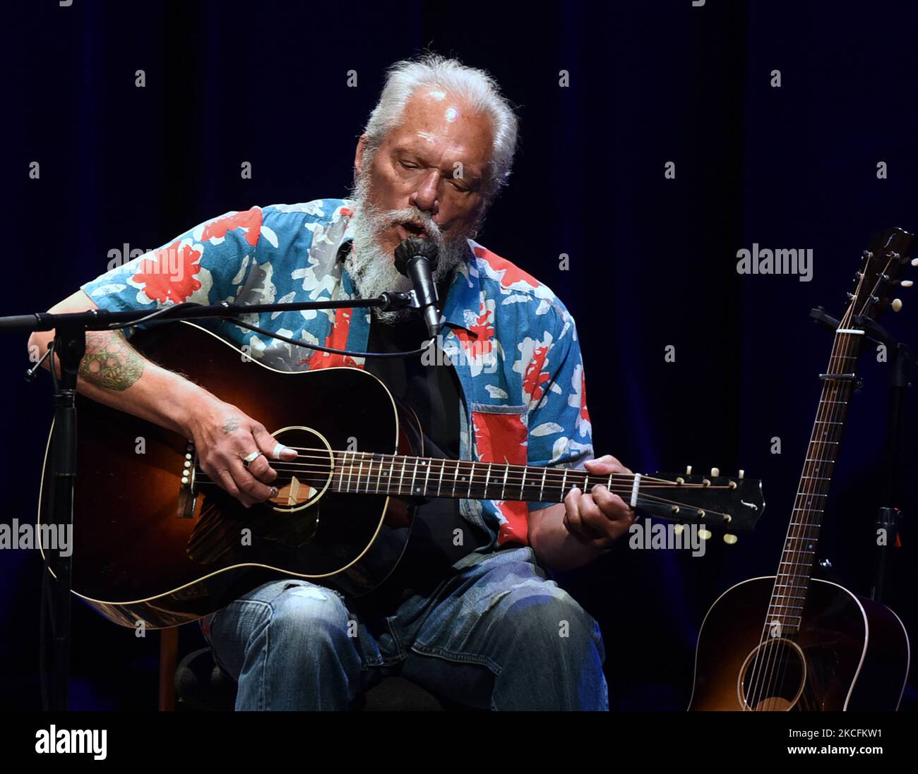 Jorma Kaukonen of the band Hot Tuna performs in concert at the King ...