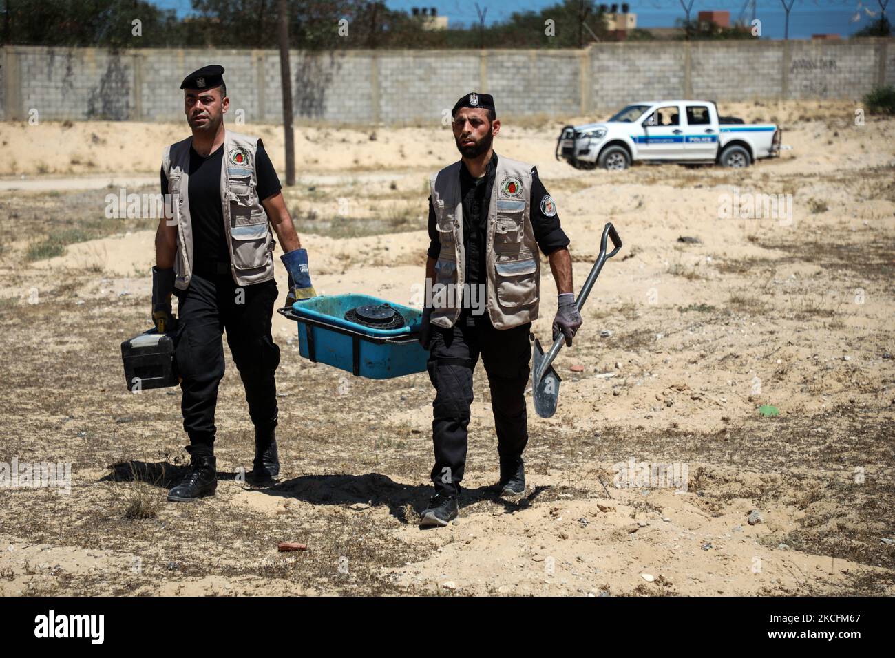 Unexploded projectiles hi-res stock photography and images - Alamy