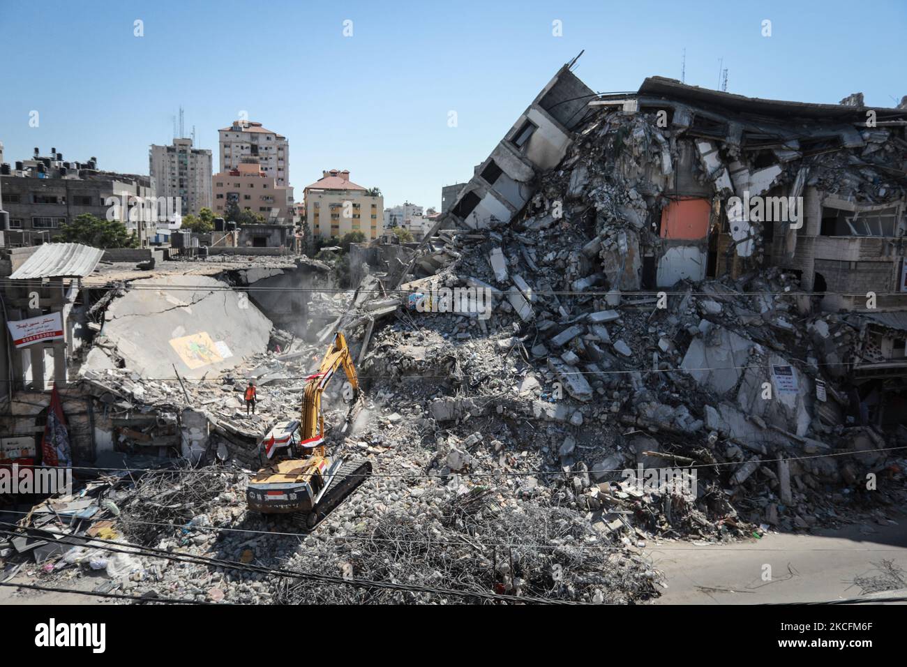 Israeli military excavators hi-res stock photography and images - Alamy