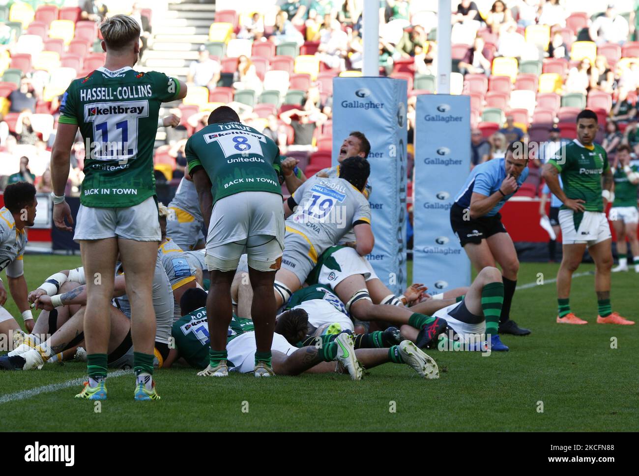 Tom Willis of Wasps RFC goes over for Wasps winning Try during ...