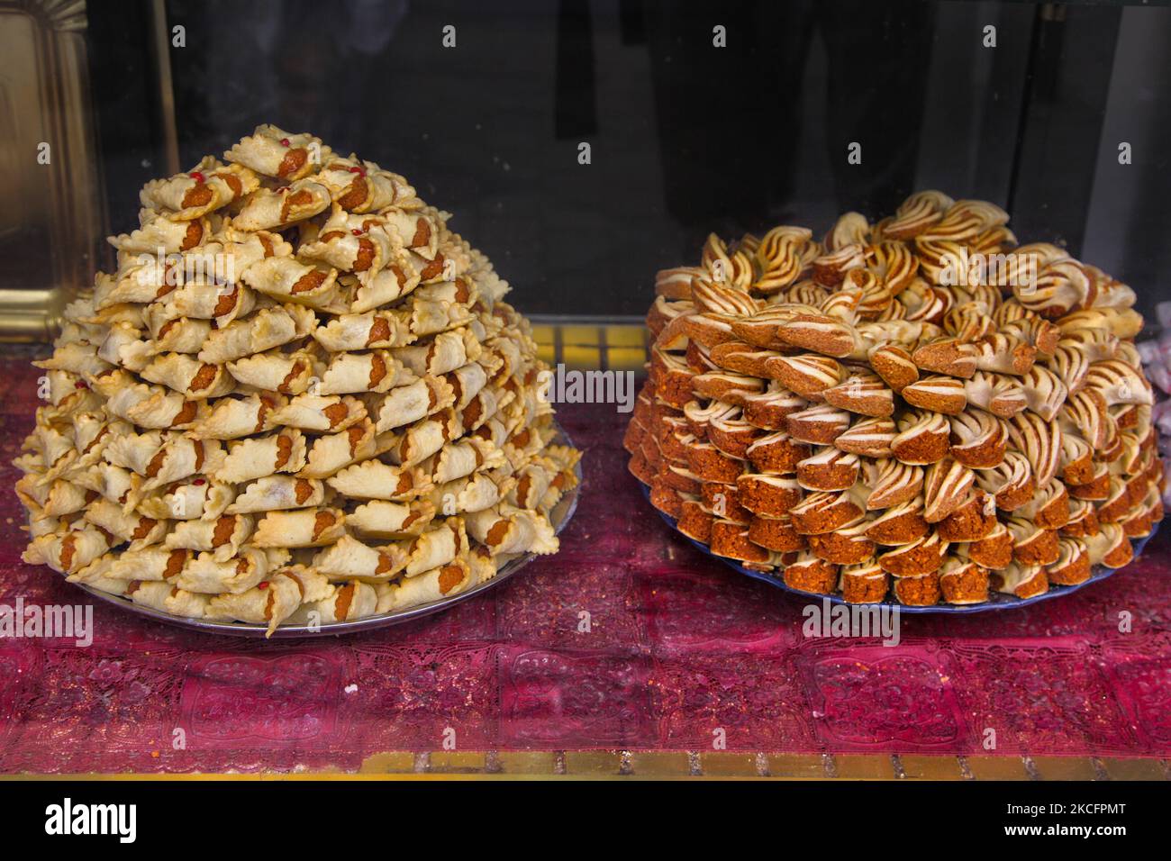 Traditional Arab sweets on display at a Arab bakery in the medina (old ...