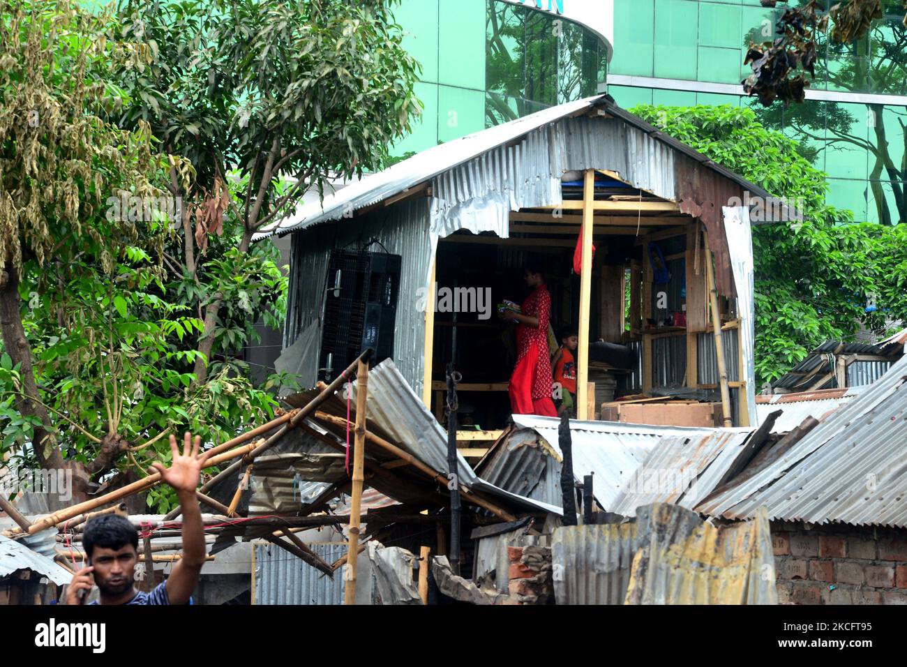 Slum house bangladesh hi-res stock photography and images - Alamy