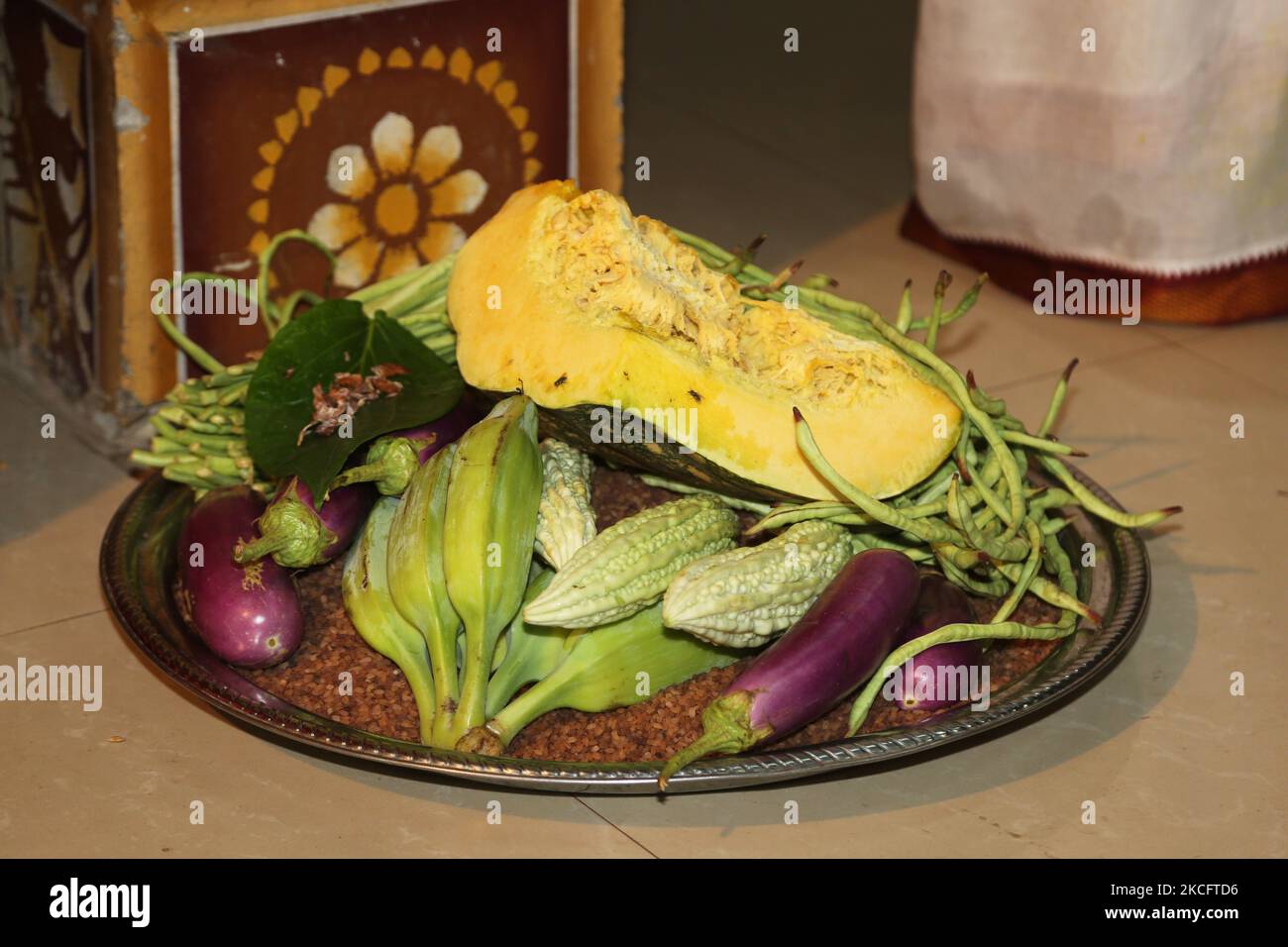 Pooja plate hi-res stock photography and images - Alamy